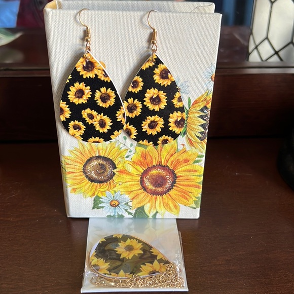 Accessories | Sunflower Necklace And Earrings | Poshmark